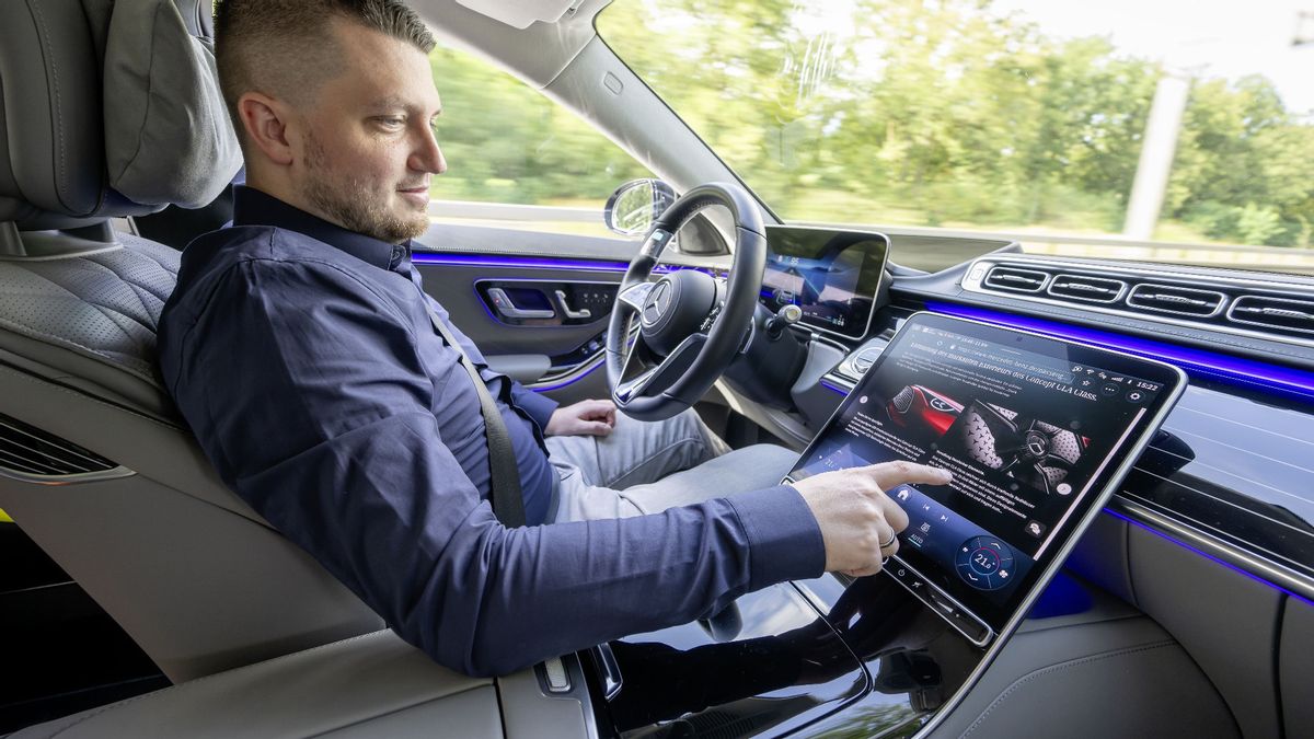 Mercedes-Benz upgrades autonomous driving system to 95 km/h on German ...