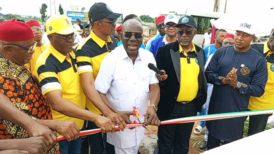 Senator Nwoko commissions solar-powered boreholes in Umunede, Idumuje ...